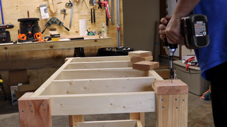 Assembly/Outfeed Table - The Average Craftsman