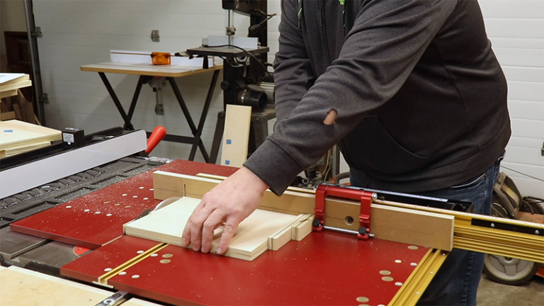 How to Build a Router Table Cabinet - The Average Craftsman